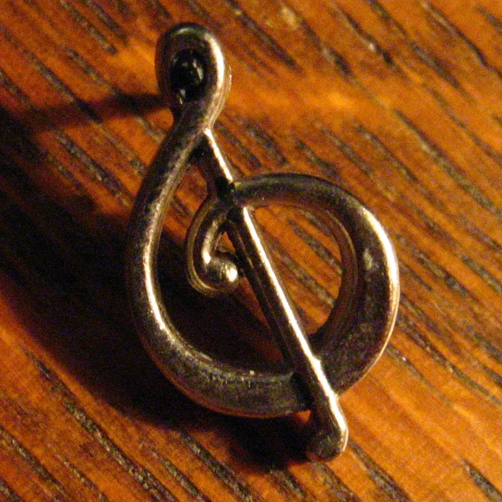 Treble Clef Music Note Musician Vintage Lapel Pin - Gem